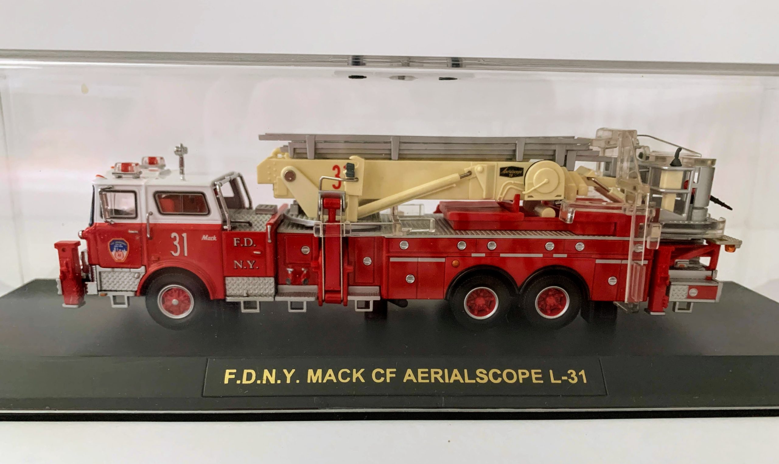Code 3 - FDNY Mack CF Aerialscope Ladder 31 - The Fire Bell