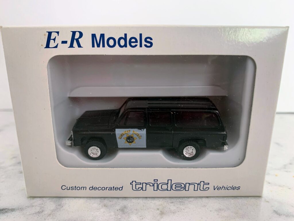 Chevrolet Suburban California Highway Patrol - The Fire Bell