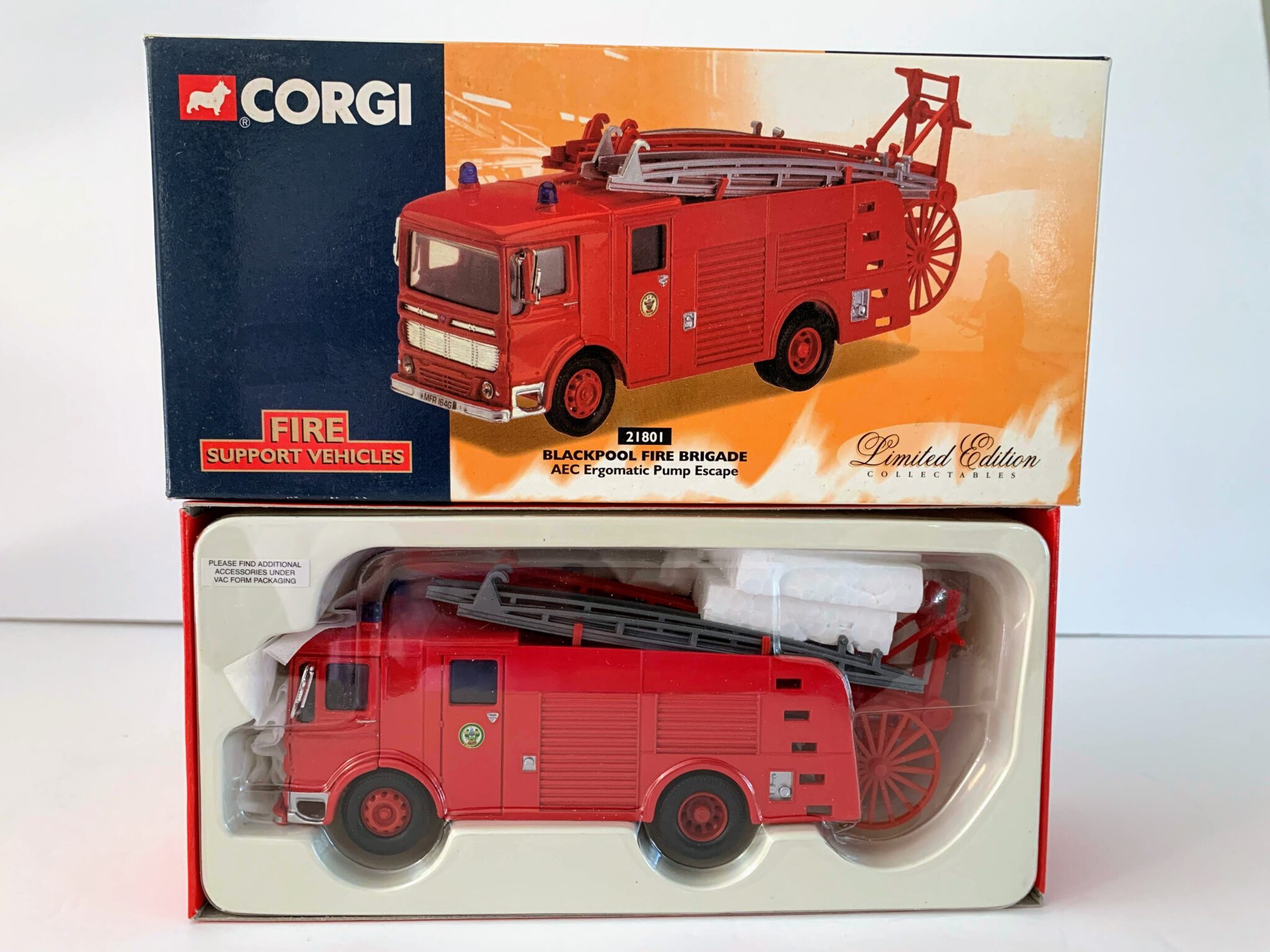 Corgi - Blackpool Fire Brigade AEC Ergomatic Pump Escape - The Fire Bell
