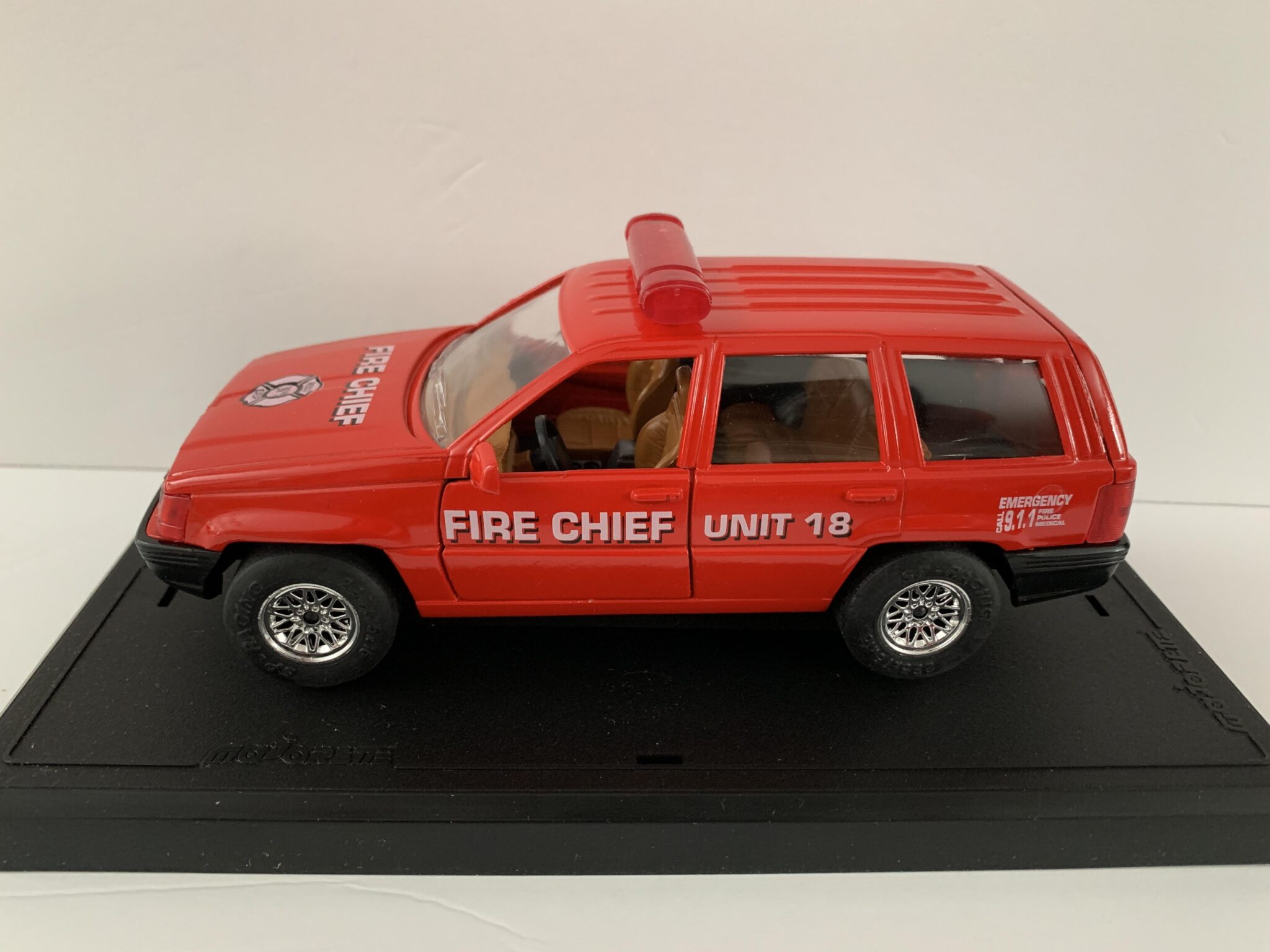 Jeep Grand Cherokee Fire Chief SUV Unit 18 - The Fire Bell