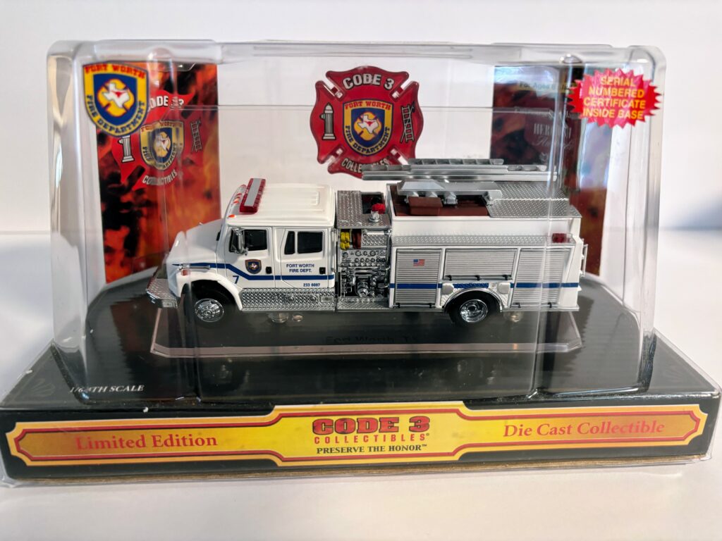 Code 3 - Fort Worth, Texas Freightliner Engine 7 - The Fire Bell